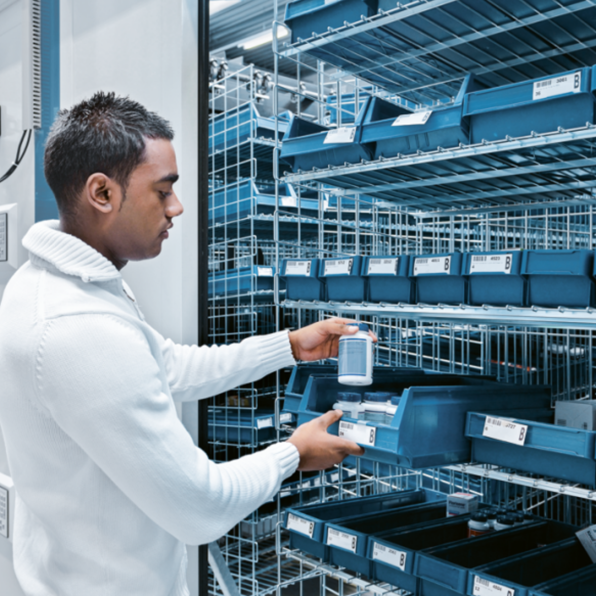 Kardex - Horizontal Carousel Module - All Products | DKSH Technology